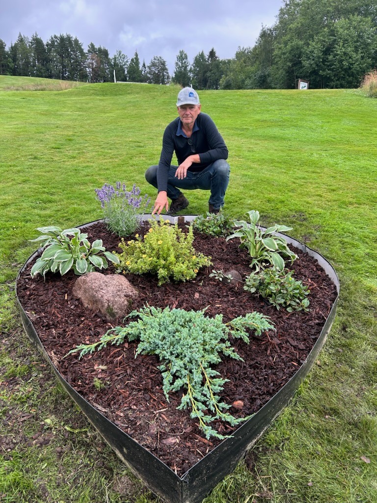 Blomsterhjertet på hull 3 – til minne om Svein Forberg